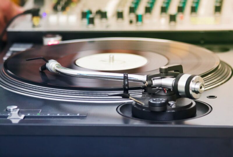 What Is Turntable Anti-Skating: Vinyl Plant Guide - Audio Unity Group